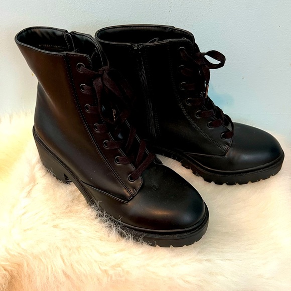 Universal Thread | Shoes | Universal Threads Stylish Side Zip Combat ...